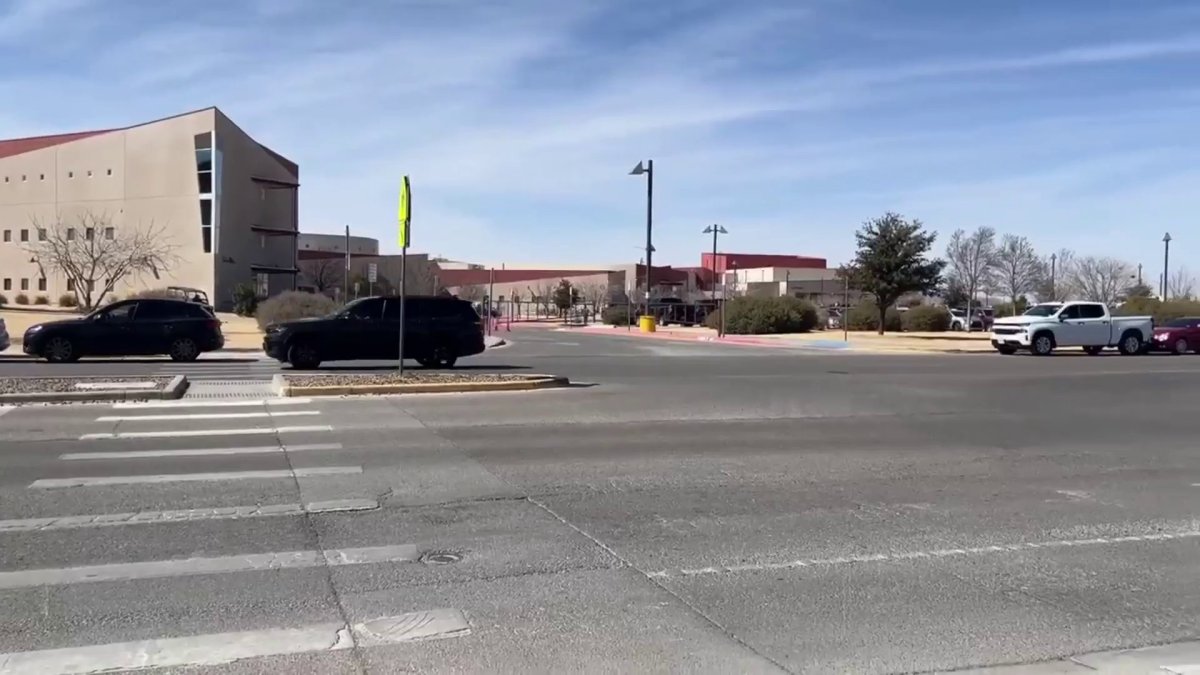 En cierre de emergencia Pebble Hills High School – Telemundo El Paso (48)