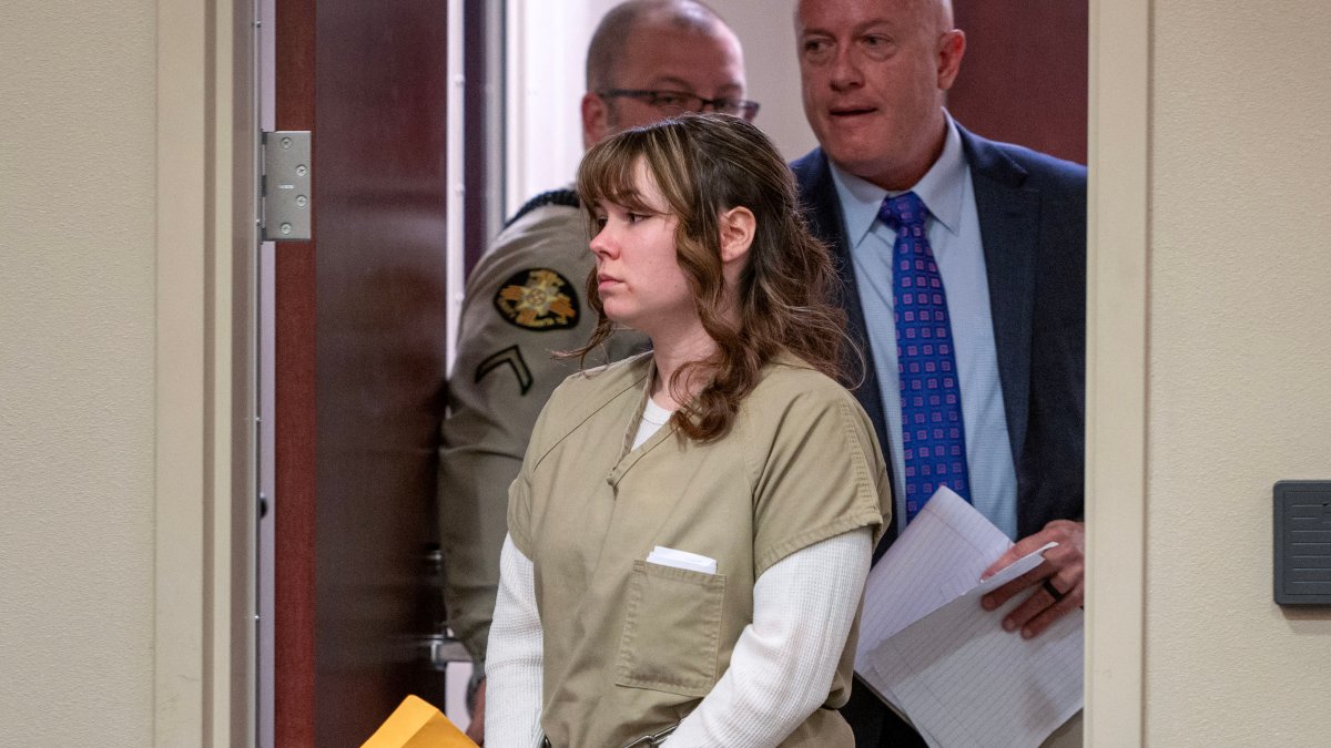 Sale libre la armera condenada por el disparo en el set de “Rust ...